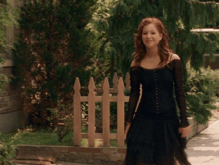 Ellie Nash | broomheadz