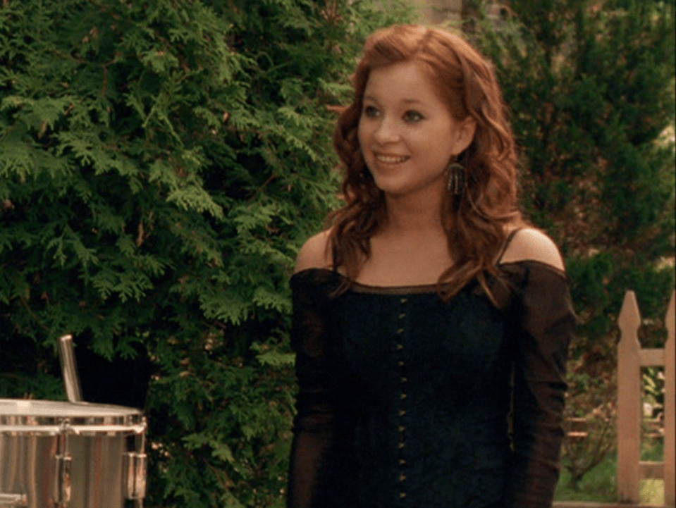 Ellie Nash | broomheadz